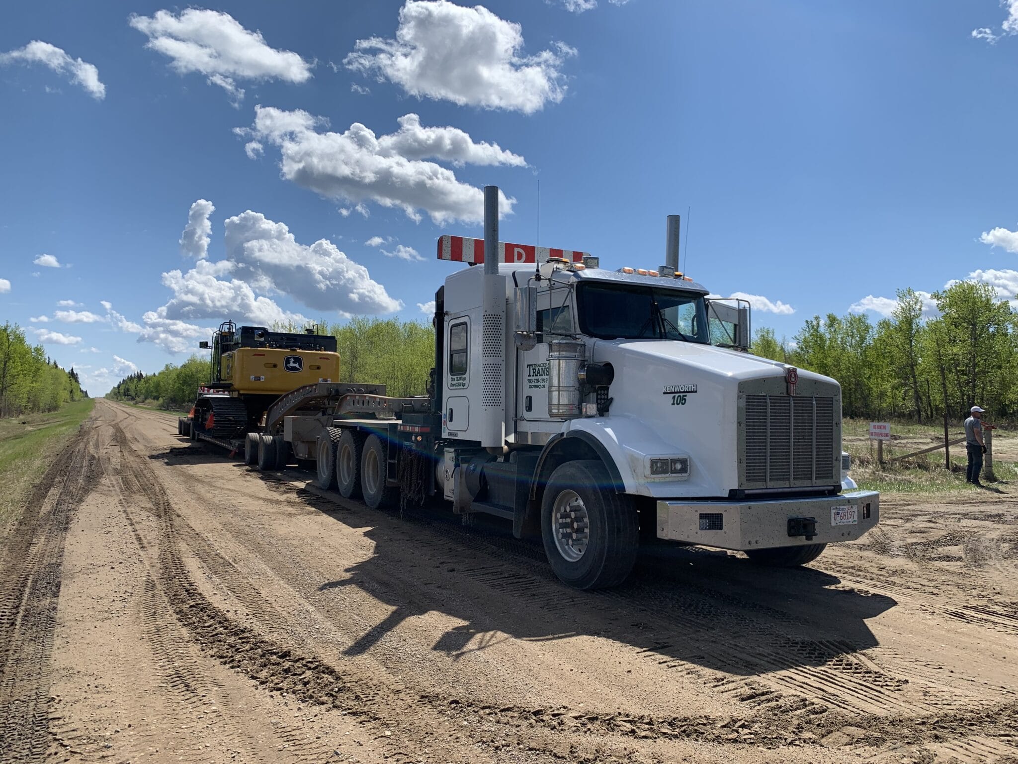 Tracks & Tires Transport | Your Transport Specialists