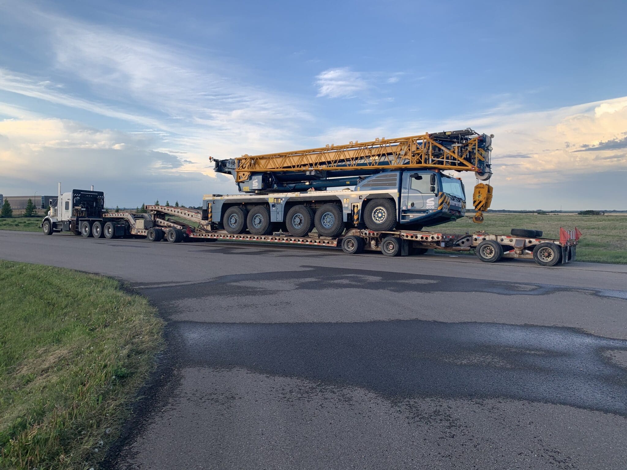 Tracks & Tires Transport | Your Transport Specialists